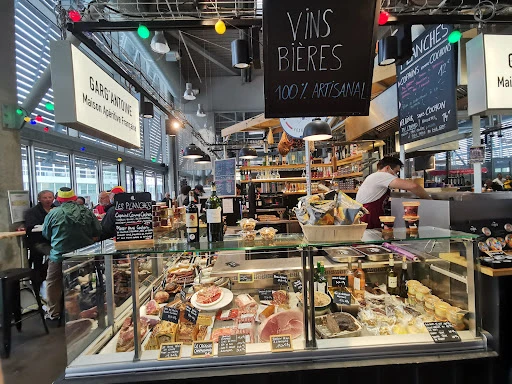 Les Halles de Bacalan: Une Célébration Gastronomique au Cœur de Bordeaux